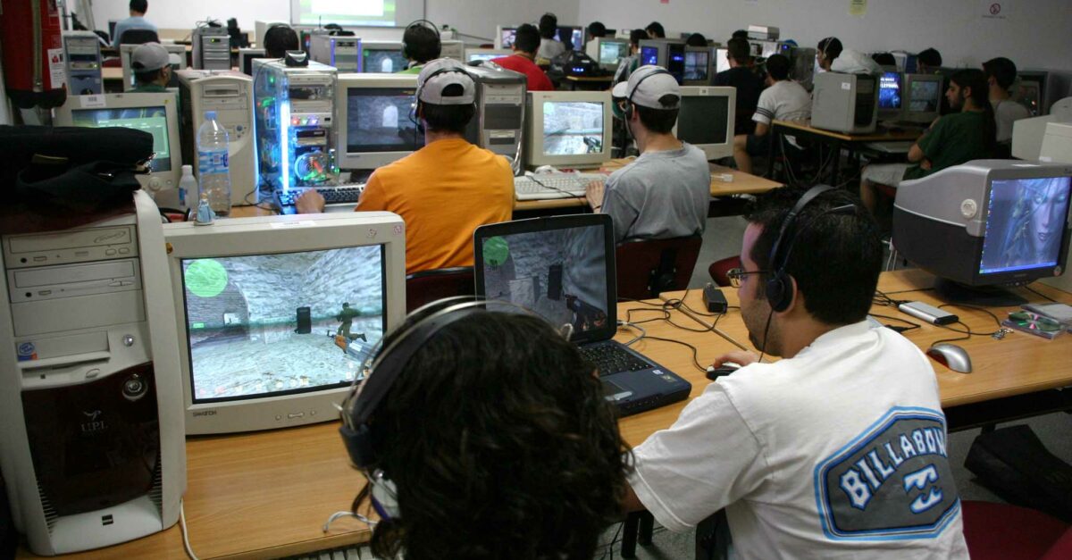 Le jeu vidéo avant Internet : nos années LAN – Canard PC